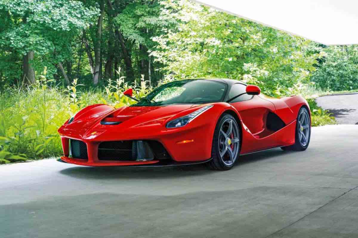 Ferrari "fake", con questo modello hanno proprio esagerato: non la ...
