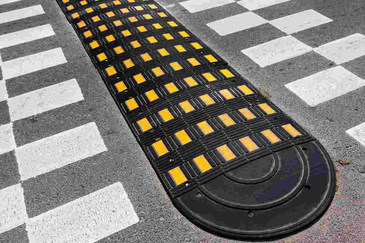 Come evitare di distruggere la macchina su un dosso: il metodo ...